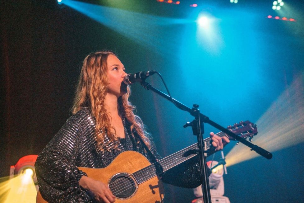 Meet Callie Young | Singer-Songwriter - SHOUTOUT COLORADO