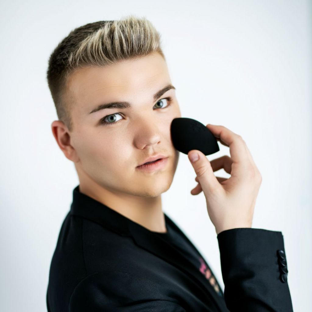 Meet Ethan Miller | M.U.A., Entrepreneur, and Beauty Influencer ...