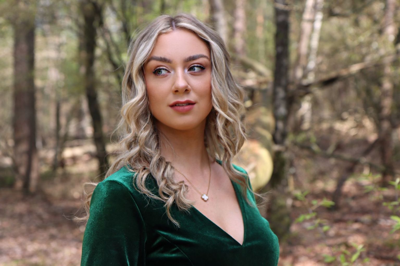 Meet Caitríona Sherlock | Irish Singer Songwriter - SHOUTOUT COLORADO