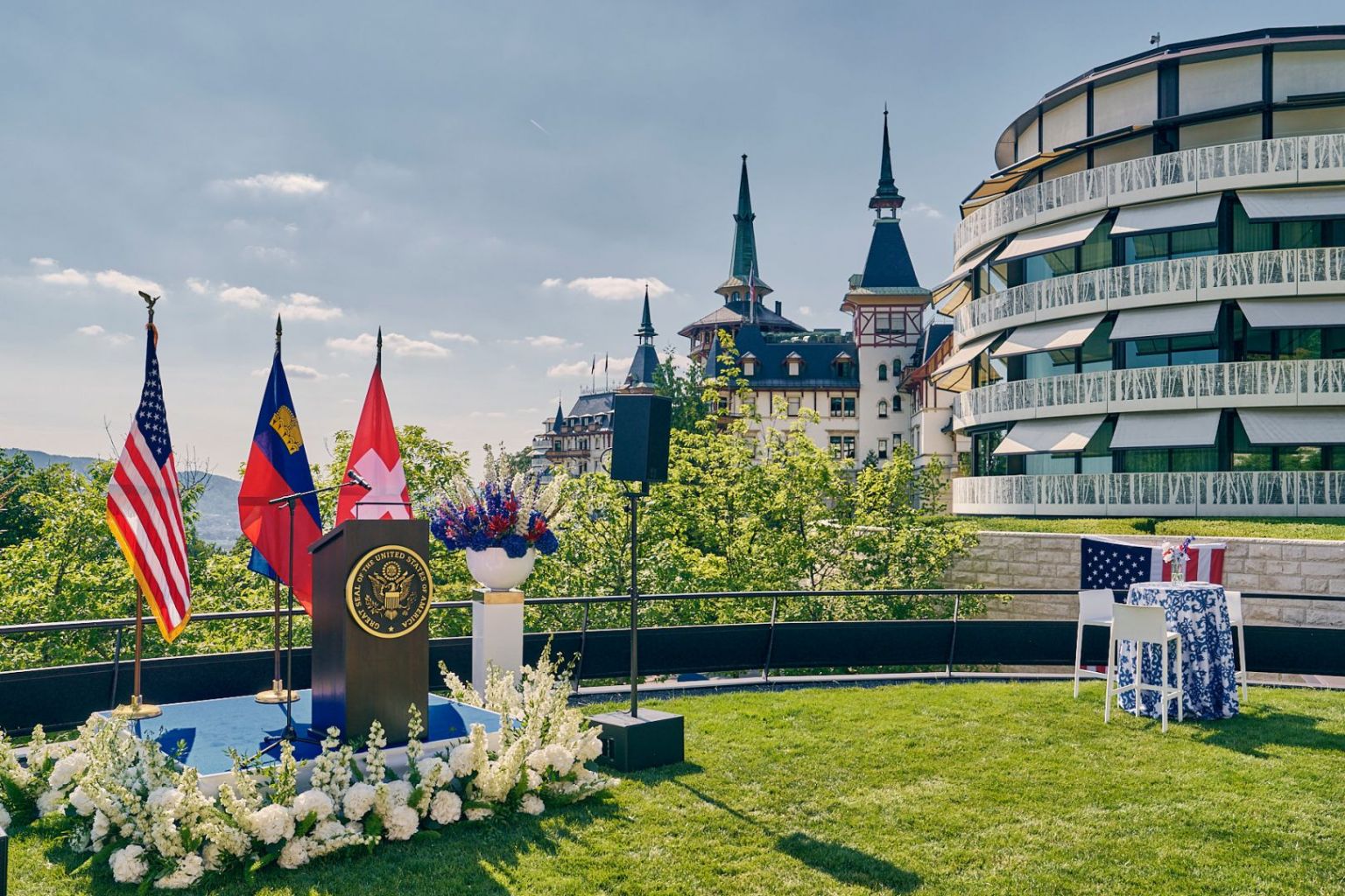 Meet Elizabeth Slossberg | Owner and Founder - SHOUTOUT COLORADO