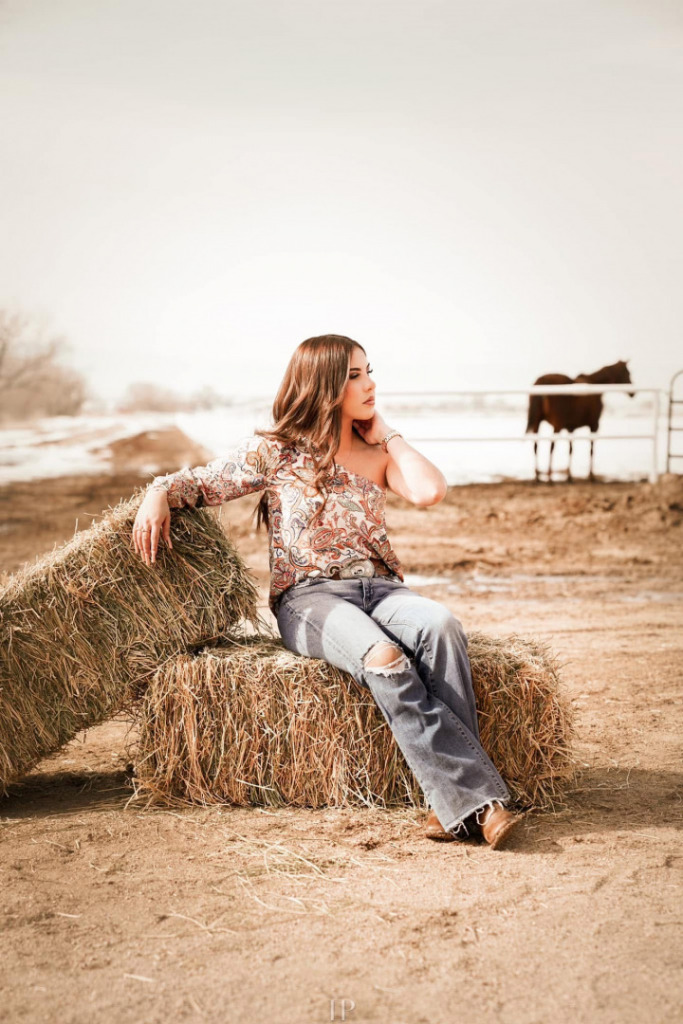 Meet Bianca Jaquez | Photographer - SHOUTOUT COLORADO